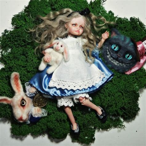 Алиса из страны чудес купить в Москве цена 12 500 руб истекает