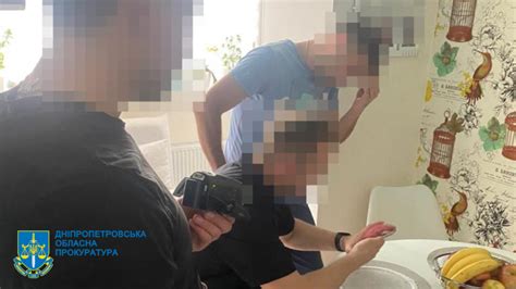 На Дніпропетровщині судитимуть трьох митників які нанесли державі збитків на 50 млн грн «Лица