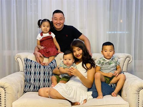 Дуучин Б Болд Х Мөнгөнцэцэг нар анх удаа бяцхан үрсийнхээ зургийг дэлгэлээ ТАС МН