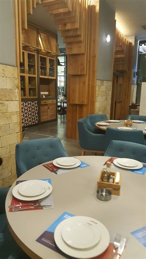 Bab Idris Jeddah Prince Sultan St Restaurant Reviews Photos And Phone Number Tripadvisor