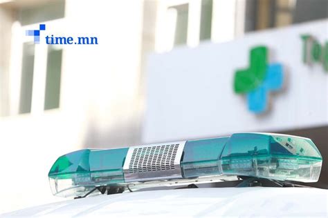 Түргэн тусламжийн машинд зам тавьж өгөөгүйгээс яаралтай тусламжийн эмч хүнд гэмтжээ