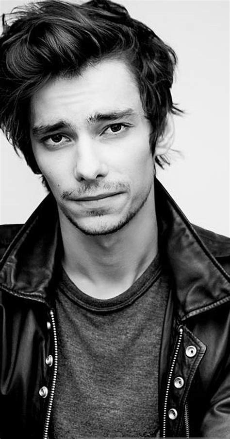 Devon Bostick Actores Lindos Actores Que Guapo