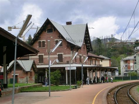 Lanzo Station (Lanzo Torinese, 1913) | Structurae