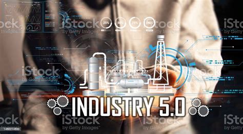 산업 혁명 No 5의 개념은 생산 공정을보다 효율적으로 개선하는 것입니다 인간 지능형 시스템 Ai 및 로봇 간의 협력 공장 산업 건물에 대한 스톡 사진 및 기타 이미지