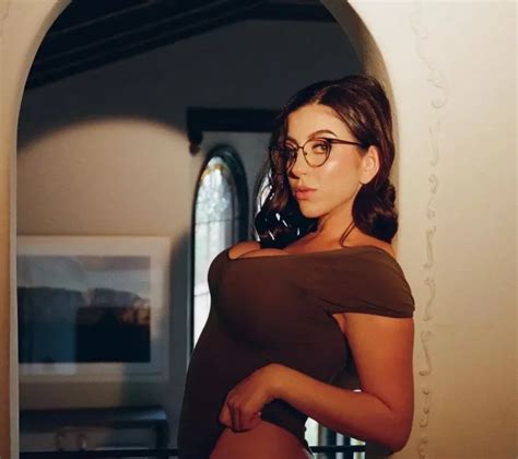 Lena the Plug - Hot Model that Burns the Internet - TalkativeFox