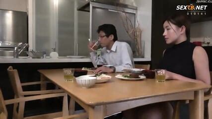 English Subtitle A Wife Who Is Never Satisfied Can End Up Taking Advantage Of Her Nephew Behind