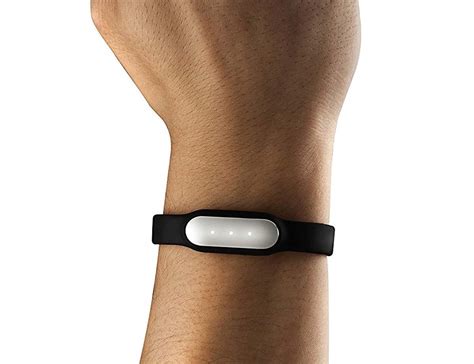 Xiaomi Mi Band With An Optical Heart Rate Sensor Gadget Flow