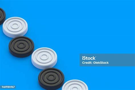 파란색 배경에 체커 조각의 행입니다 보드 게임 취미와 여가 아이 장난감 공간을 복사합니다 3d 렌더링 3차원 형태에 대한 스톡 사진 및 기타 이미지 Istock