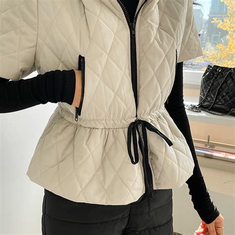 패션 바이 카카오 스트링 후드 플레어 반팔 패딩 베스트