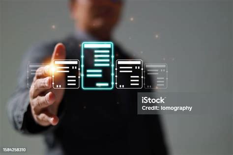 온라인 비즈니스 디지털 문서 관리 종이 없는 사무실 비즈니스 계약 개념 서명 가상현실에 대한 스톡 사진 및 기타 이미지 가상현실 경영자 계약서 Istock