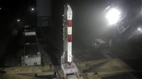 В подготовка за мисии до Луната Индия тества скачването на сателити в орбита ВИДЕО Nova