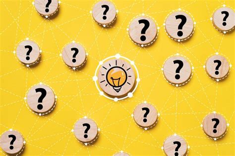 Premium Photo Glowing Lightbulb Connection Linkage With Question Mark On Round Wooden For