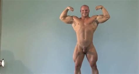 Bodybuilder Posing With A Boner Gay Muscular Porn Xhamster