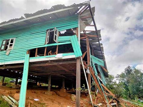 မြန်မာစစ်တပ်က “ပဒေသာဗုံး”များ အသုံးပြုပြီး အရပ်သားများကို တိုက်ခိုက်နေ