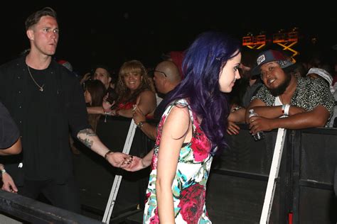 Katy Perry Dating Florence And The Machine Guitarist Robert Ackroyd