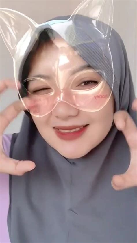 Bu Guru Cantik Mode Cinderella Bertopeng Kaca 😆😅 Bu Guru Cantik Mode Cinderella Bertopeng