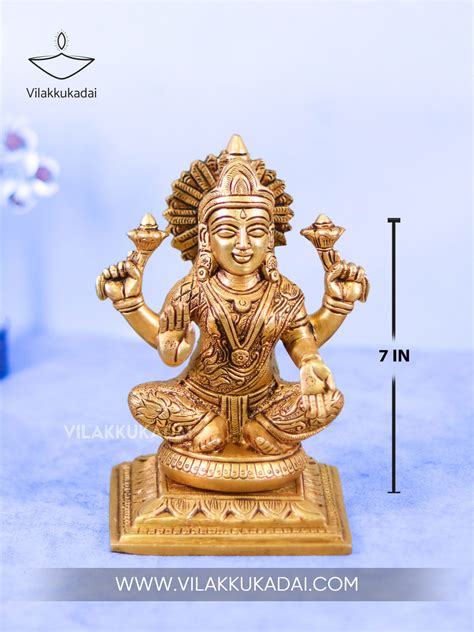 Lakshmi With Square Peedam 7 Vilakkukadai