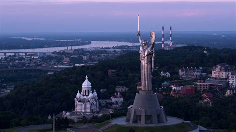 Київ на колишньому заводі в Дарницькому районі пролунав вибух причини уточнюються Кличко