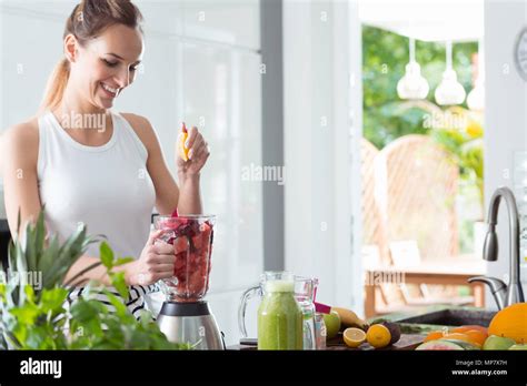 Blender fruit hi-res stock photography and images - Alamy