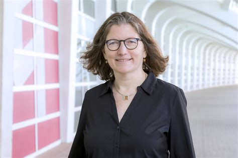 Simone Pilon Revista Ejecutivos