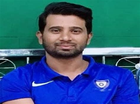 वर्ध्यातील डॉ सुमित मेश्राम कॅनडा इंटरनॅशनल क्रिकेट टीमचे फिजिओ