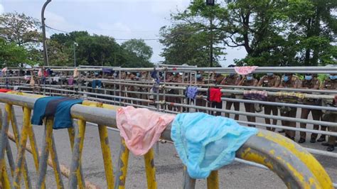 ඕන්න කට්ටිය වැඩ පටන් අරන් පාට පාට එක එක සයිස් යට ඇඳුම් Photos ~ Gossip Lanka Hot News