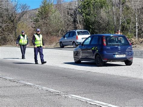 Деветнайсет тежки катастрофи са станали в страната през изминалото денонощие Утро