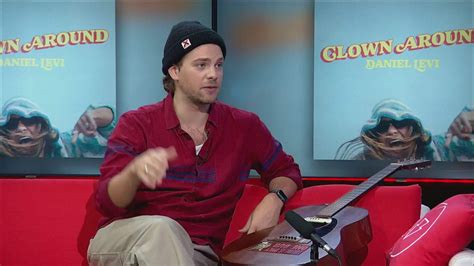 Daniel Levi Tegi Meediapealkirjadest Hitt Laulu