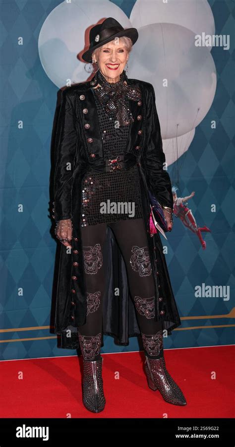 London Uk 15th Jan 2025 Anita Dobson Actress Arriving And Posing