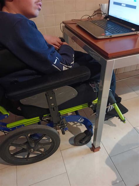 volla mancano gli assistenti ai disabili protestano gli osa