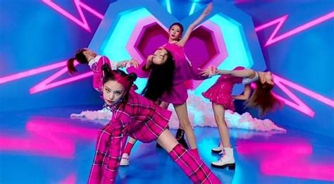 Itzy “loco” M V 💓 Itzy Hot Kpop Kpop