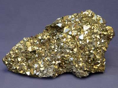 Пирит — FeS: описание и изображение минерала