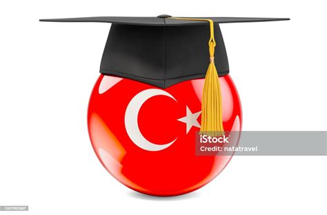 터키 개념교육 졸업 모자가 있는 터키 국기 흰색 배경에서 격리된 3d 렌더링 교습에 대한 스톡 사진 및 기타 이미지 교습 교육 기 Istock