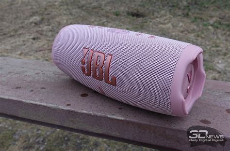 Обзор портативной колонки JBL Charge 5: с двумя динамиками лучше / Звук ...