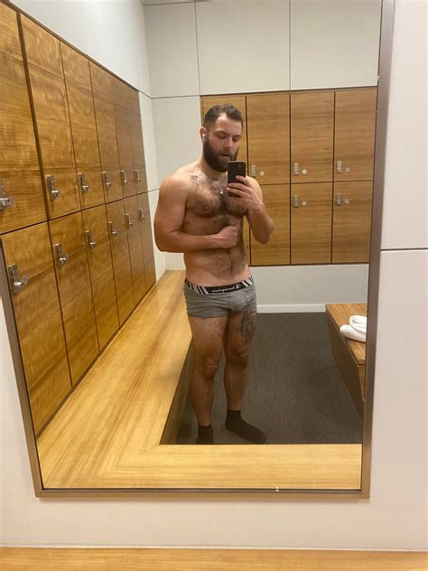 meet me in the showers : r/menslockerroom