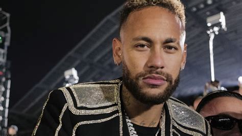 Neymar Toma Atitude Após Acusações De Jornalista Sobre Rotina De Festas