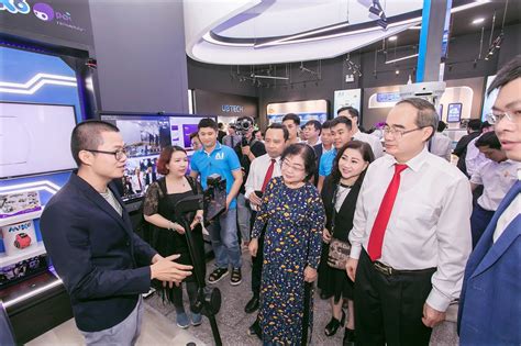 Ohmni® Robot In Vietnams First Ai And Robotics Tech Training Program Ohmnilabs