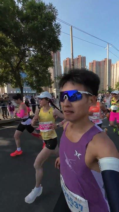 兰州偶遇马拉松女神李美珍 兰州偶遇马拉松女神李美珍，多少跑男的偶像，你想跟她一起跑一段吗？！兰州马拉松 马拉松 跑步 Youtube
