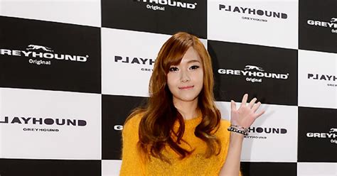 [td포토] 소녀시대 제시카 복근노출 땡땡이 스타킹