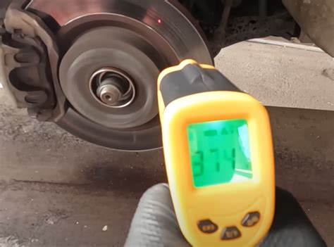 양발운전하면 브레이크 불나고 제동안됨 자동차 에펨코리아