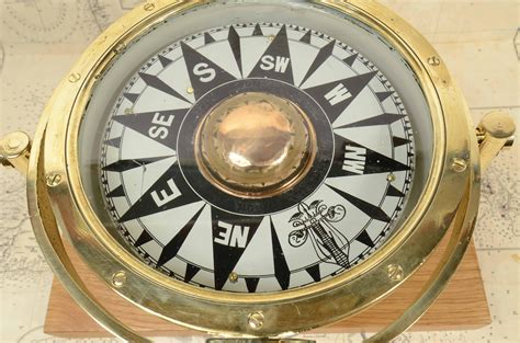 Large English Nautical Magnetic Compass In Brass And Glass Early 1900s
