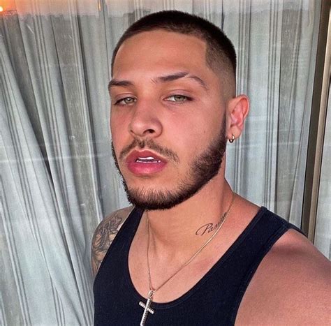 34 Ideas De Roa Celebridades Bonitos Artistas Famosos Cantantes Cantantes