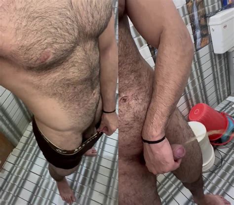 Indian Desi Muscle Hunk Pissing And Recording Indian Desi Muscle Hunk Pissing And Recording