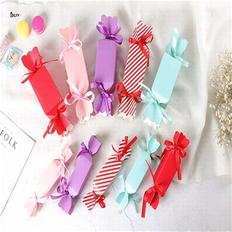 Red Candy Boxes with Snowflakes for Christmas Gifts