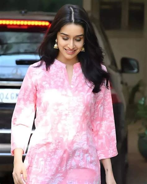 Pin By Gourav Kapoor On Shraddha Kapoor Quick Outfits Stylish Short