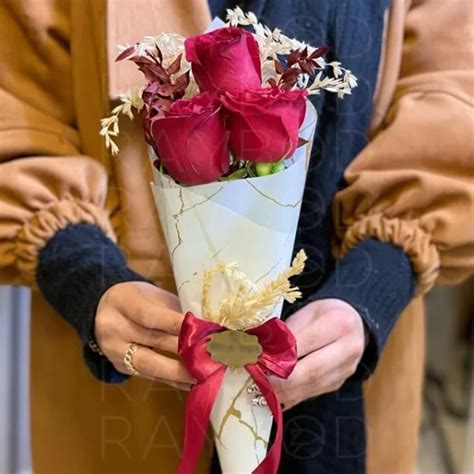 خرید و قیمت دسته گل کوچک 3 شاخه رز قرمز ترب