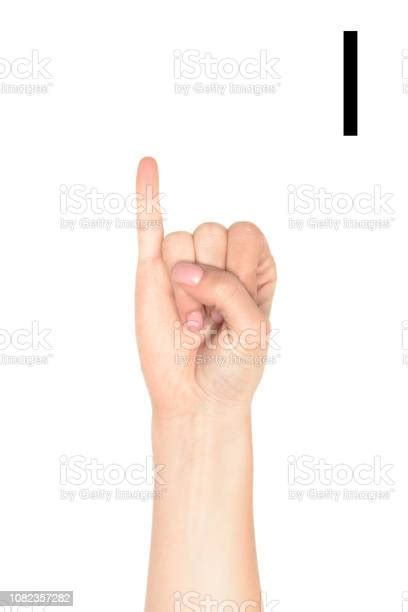 난 귀 머 거리와 벙어리 언어에 고립 된 화이트 라틴 문자를 보여주는 여성 손 감각 지각에 대한 스톡 사진 및 기타 이미지 감각 지각 교육 말하기 Istock