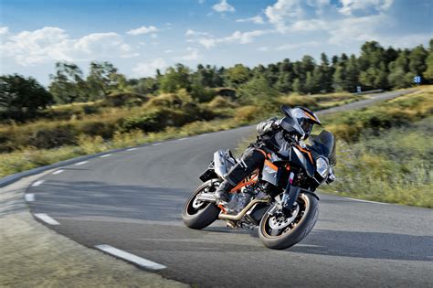KTM 990 Supermoto T Bilder und technische Daten