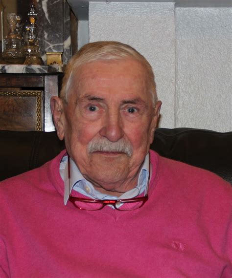 Robert Piettes Instagram Twitter And Facebook On Idcrawl