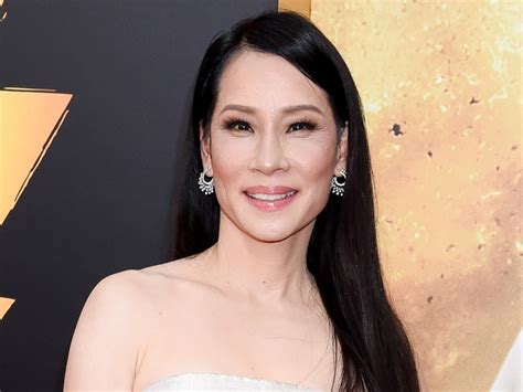 Lucy Liu Looks Like A Whole New Person With Dramatic Haircut Photos